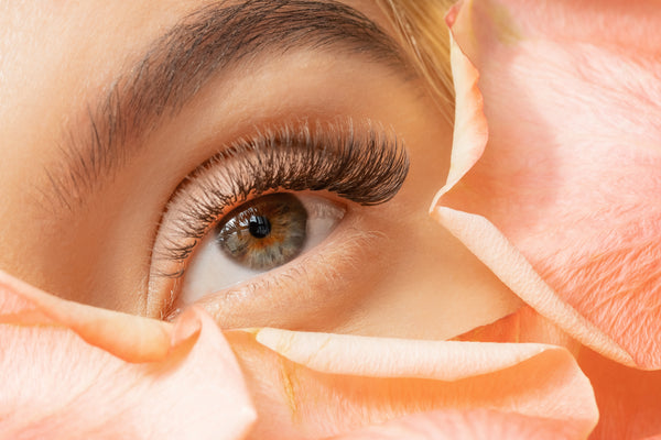 Summer Tips For Eyelash Extensions - Lyon Lash